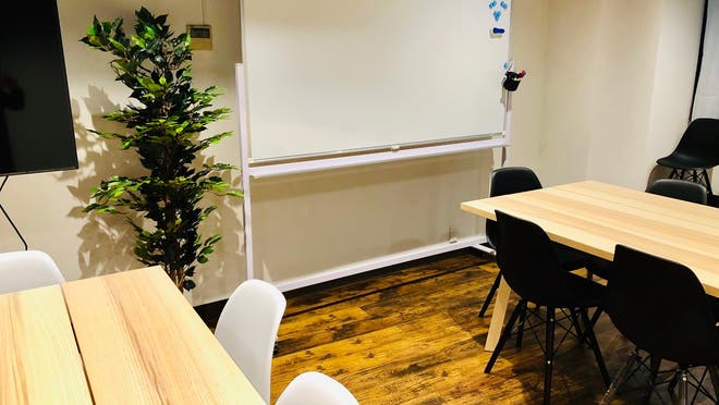 ⭐️エマ梅田⭐︎オシャレマルチスペース⭐︎70㎡!50名収容可能♫55インチモニター、WiFi完備♪の写真8