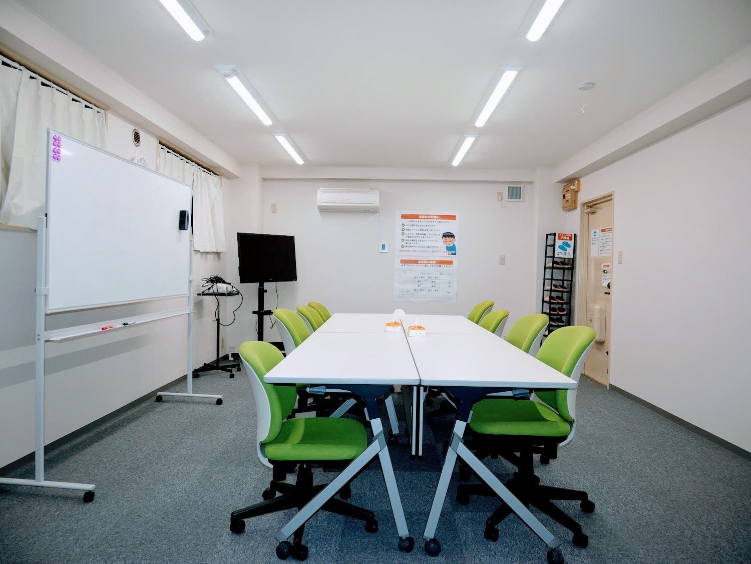 【乃木坂駅徒歩10分！14名着席可！】NURO光/55インチモニター/プロジェクター全て無料☆ くすみん多目的スペース 西麻布の写真7