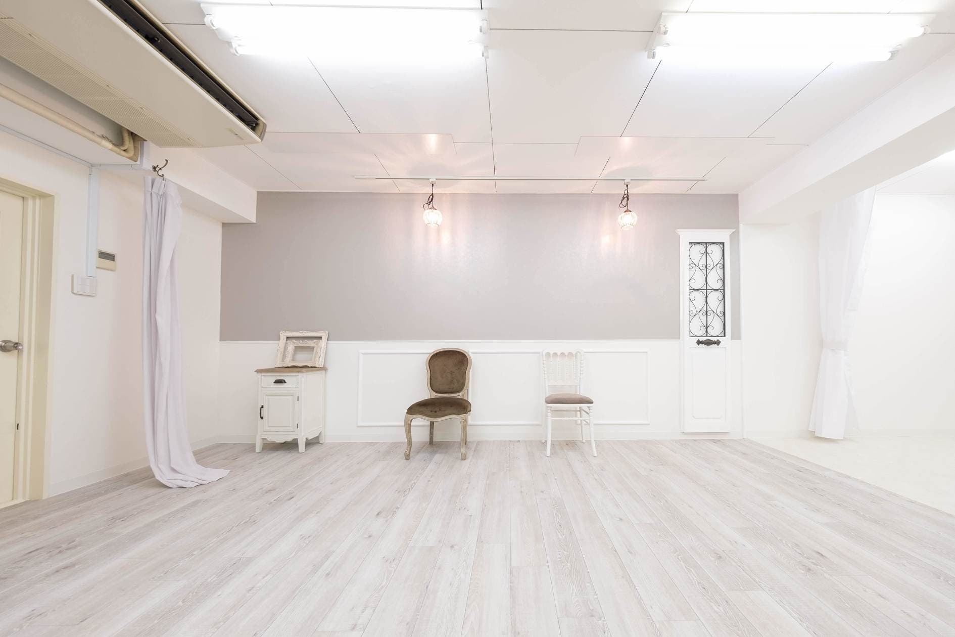 【studio As】9色のバックペーパー＆豊富な撮影機材が無料で使えて驚愕の1H/￥4000〜!の写真5