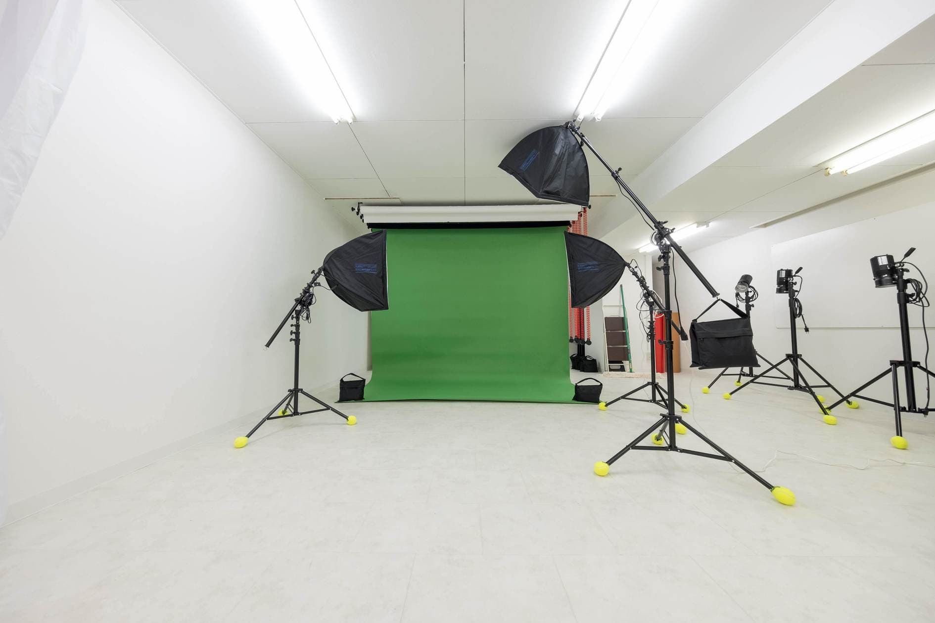 【studio As】9色のバックペーパー＆豊富な撮影機材が無料で使えて驚愕の1H/￥4000〜!の写真4