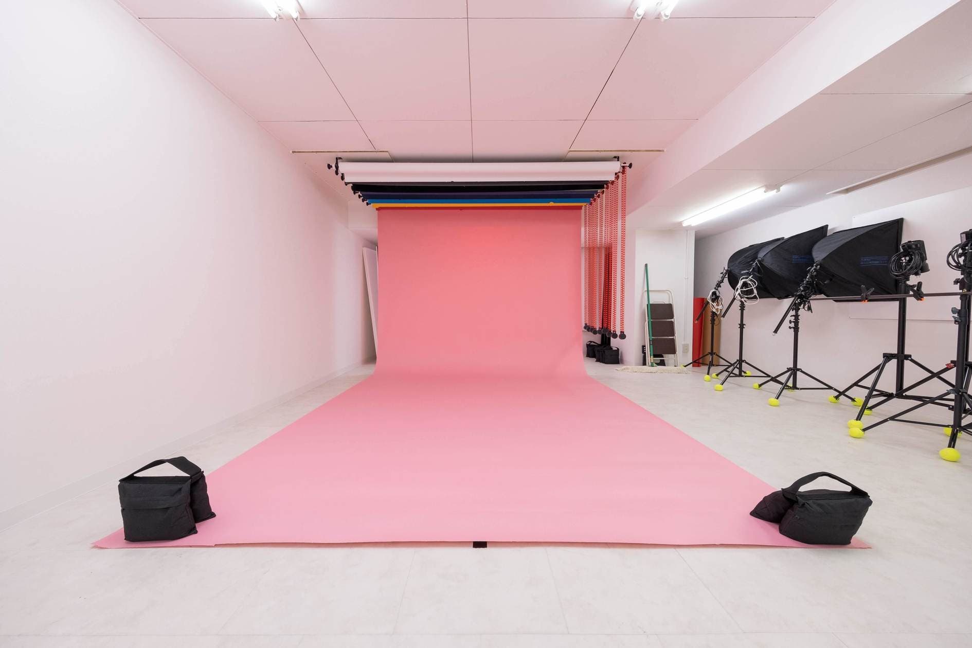 【studio As】9色のバックペーパー＆豊富な撮影機材が無料で使えて驚愕の1H/￥4000〜!の写真17
