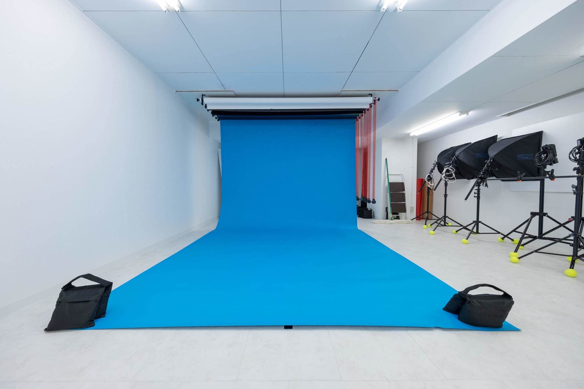 【studio As】9色のバックペーパー＆豊富な撮影機材が無料で使えて驚愕の1H/￥4000〜!の写真20