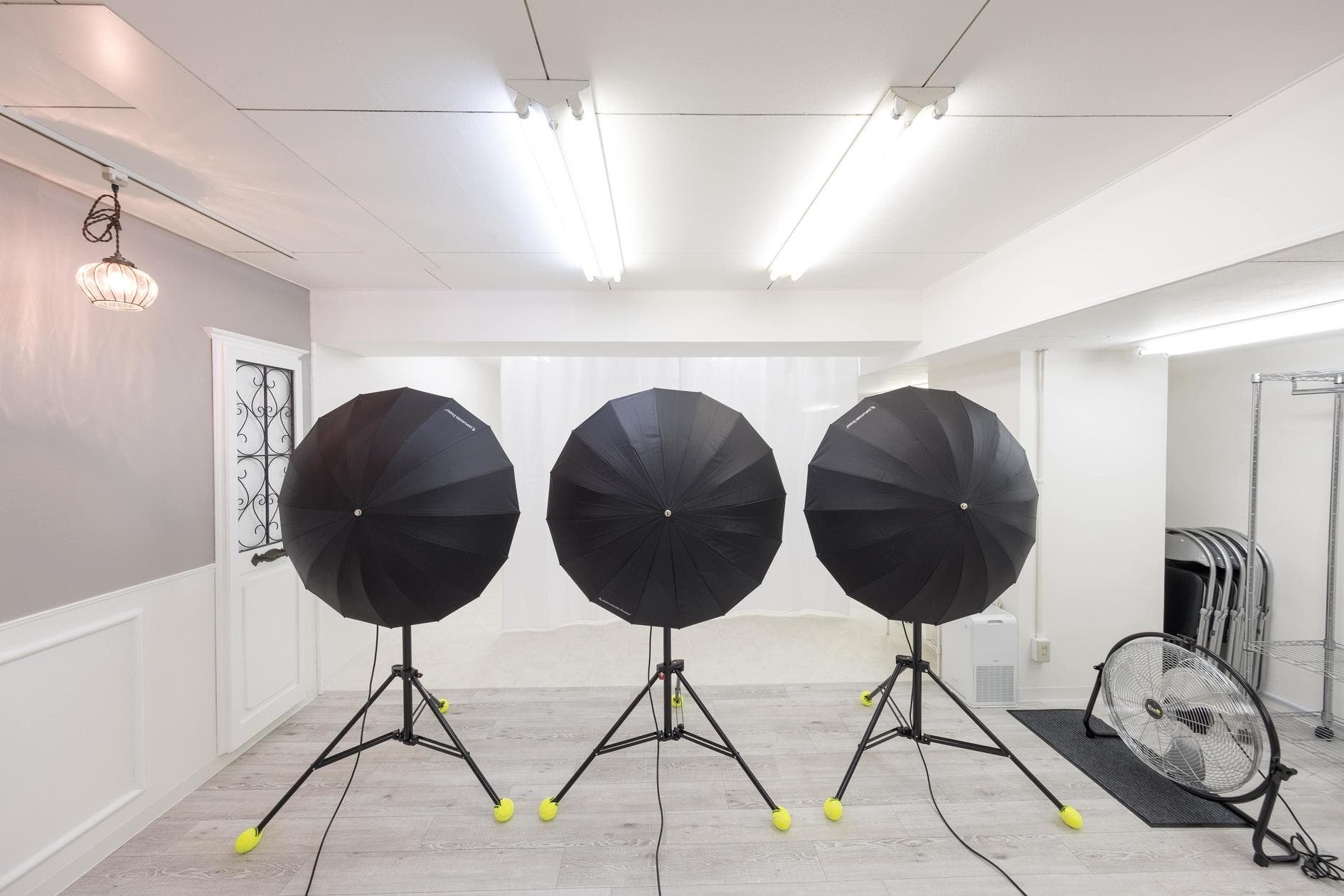 【studio As】9色のバックペーパー＆豊富な撮影機材が無料で使えて驚愕の1H/￥4000〜!の写真11