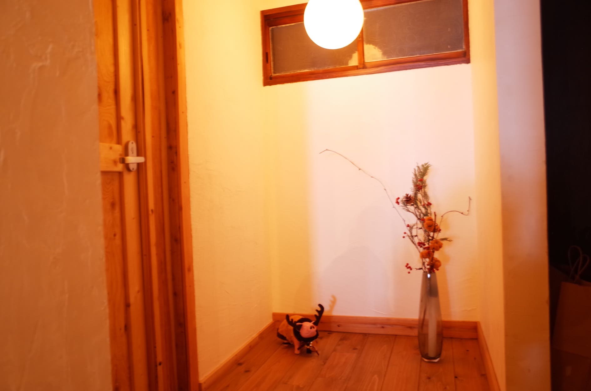 【経堂駅徒歩３分】裸足でくつろげる小上がりと、バーカウンターのある多目的広々おしゃれ空間の写真12