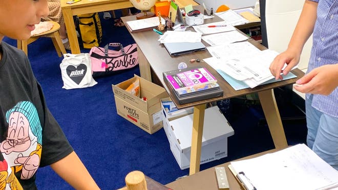 壁は全面ホワイトボード。リビングカフェ風の小さな会議・イベントスペース。の写真1