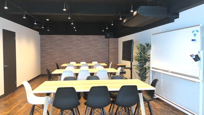 ⭐️エマ梅田⭐︎オシャレマルチスペース⭐︎70㎡!50名収容可能♫55インチモニター、WiFi完備♪の写真12