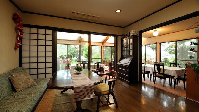 【200坪のガーデン】300種の草木が彩る秘密の庭|山の上の元ペンションの広々空間を1棟丸ごと完全貸切|の写真1