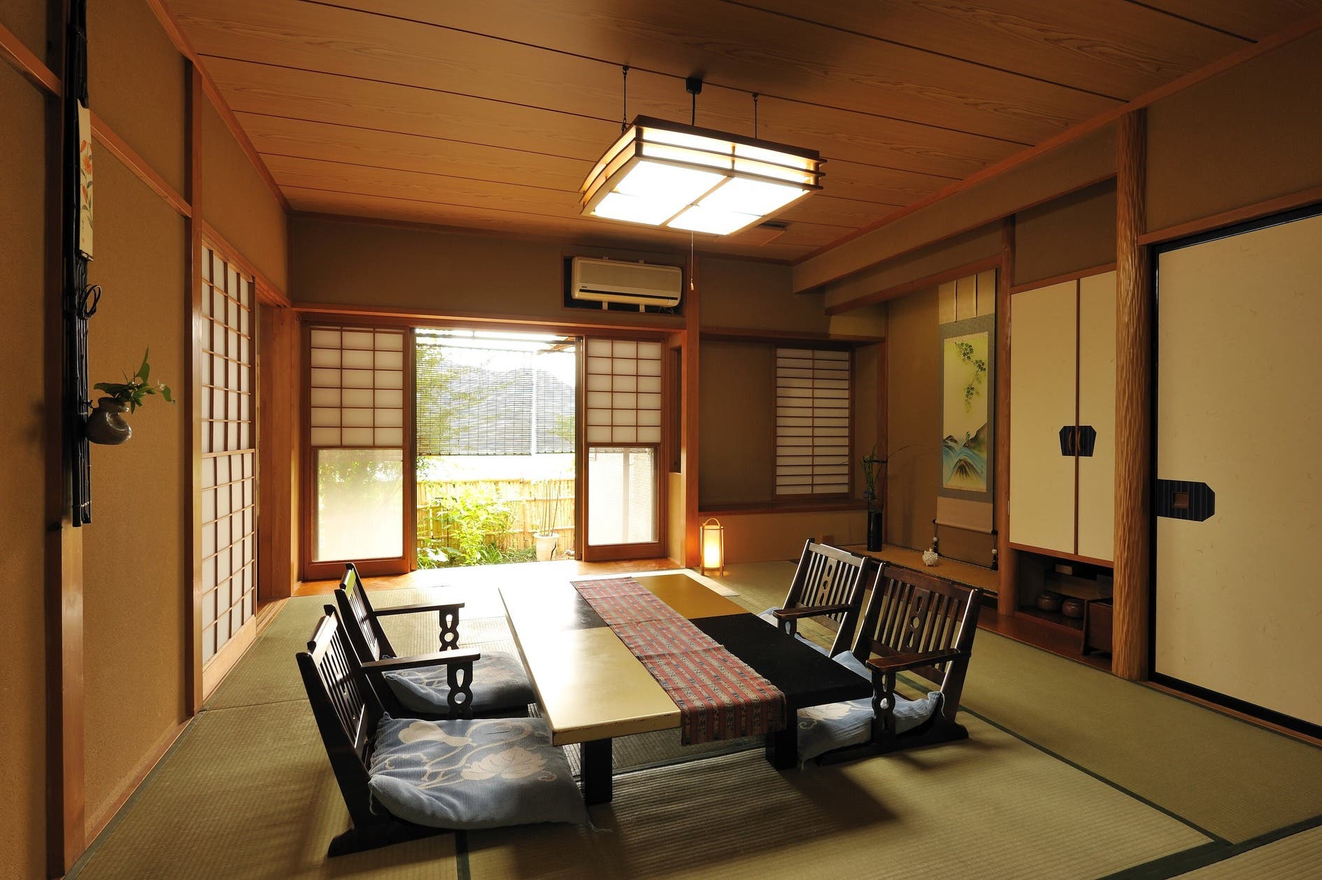 【200坪のガーデン】300種の草木が彩る秘密の庭｜山の上の元ペンションの広々空間を1棟丸ごと完全貸切｜の写真5