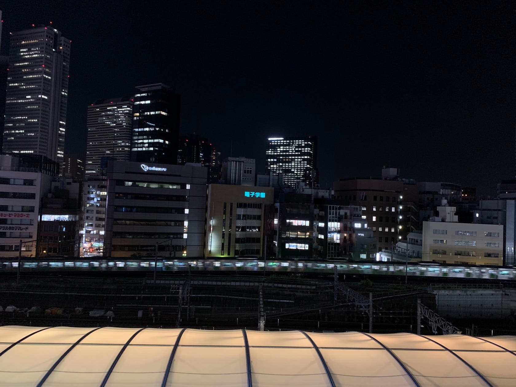 毎回清掃、隠れ家カラオケ完備、除菌グッズ完備、換気できます。の写真17