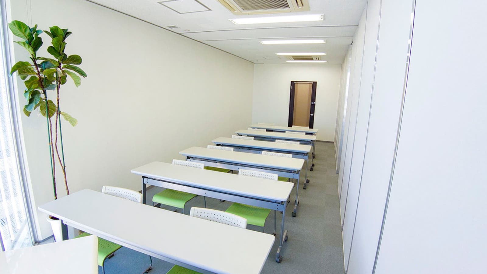 【吉祥寺駅徒歩5分】halooSPACE at 吉祥寺 中会議室の写真2