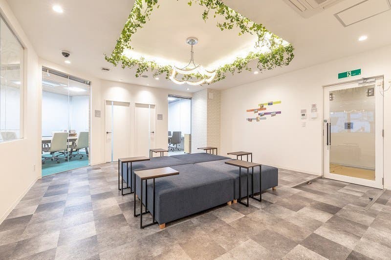 【池袋西口徒歩3分】8名用会議室＃Wi-F＃電源i＃フリードリンク＃コンシェルジュ＃ホワイトボードの写真5