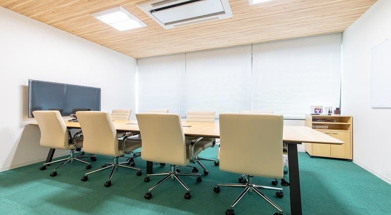 【池袋西口徒歩3分】8名用会議室＃Wi-F＃電源i＃フリードリンク＃コンシェルジュ＃ホワイトボード