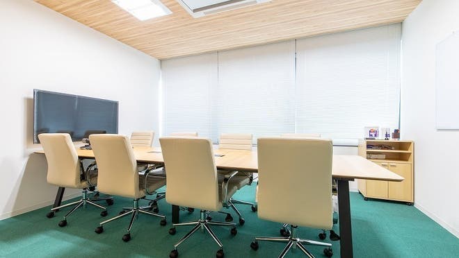 【池袋西口徒歩3分】8名用会議室#Wi-F#電源i#フリードリンク#コンシェルジュ#ホワイトボードの写真1