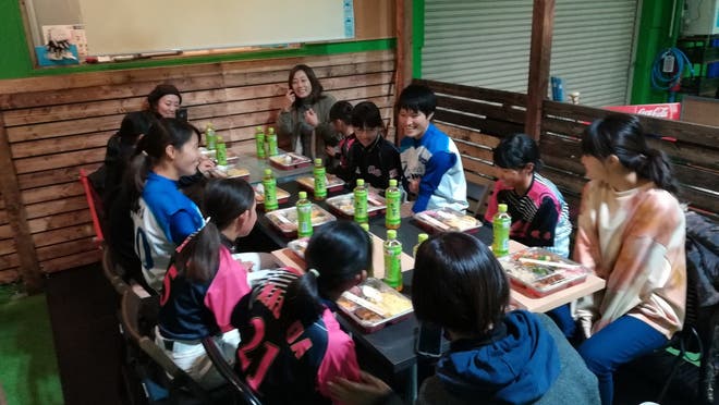 全面人工芝の室内練習場!!ヨガなどカルチャー、スポーツ系の講習会などに!!の写真3