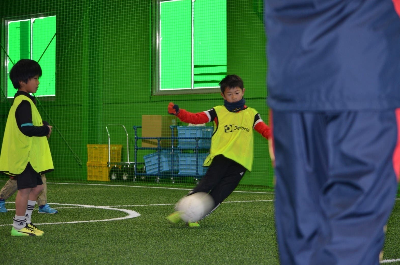 全面人工芝の室内練習場！！ヨガなどカルチャー、スポーツ系の講習会などに！！の写真5