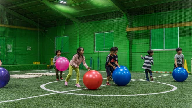 全面人工芝の室内練習場!!ヨガなどカルチャー、スポーツ系の講習会などに!!の写真7