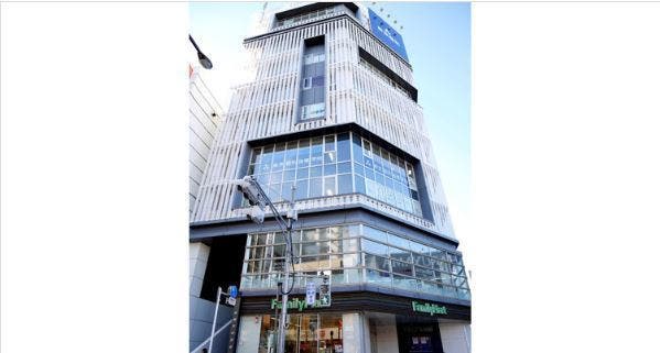 吉祥寺駅から4分！42名収容の自然光の心地よい会議室/大会議室の写真4