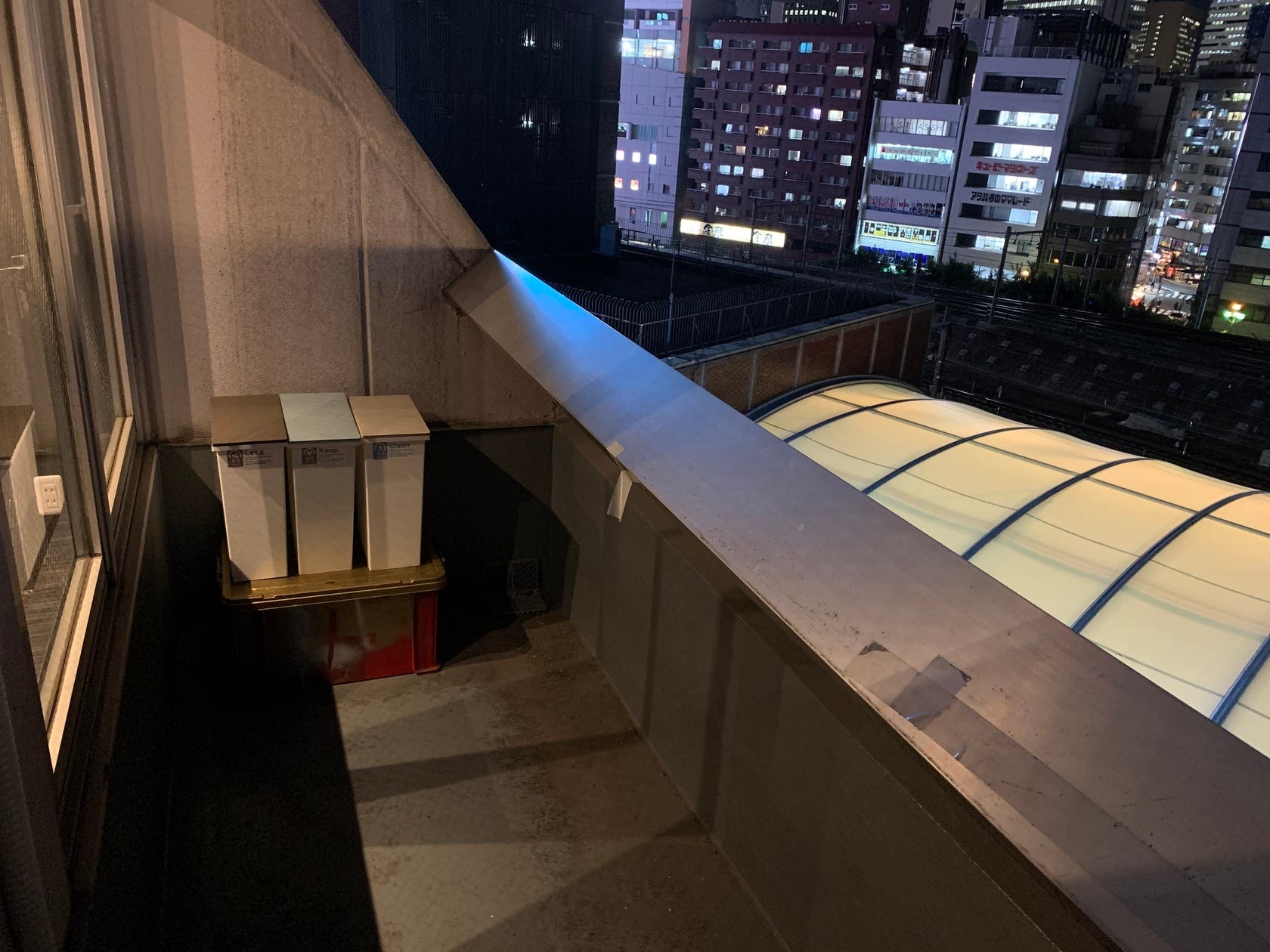 毎回清掃、隠れ家カラオケ完備、除菌グッズ完備、換気できます。の写真16