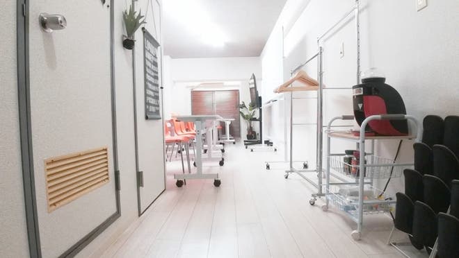 【定期除菌】★新大阪駅から一直線3分で迷わない!★22名収容●【全て無料】WiFi&大画面モニター等●会議室シャルム新大阪の写真24