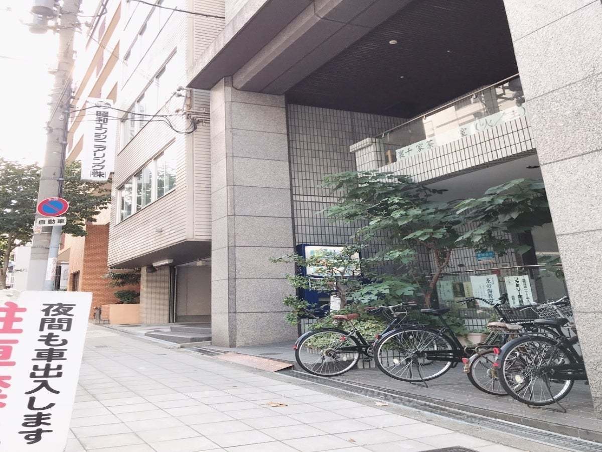 天満橋駅徒歩5分♪49型モニター♪Wi-fi♪1～14名程度♪見学・飲食可♪窓2か所♪会議、商談、面接、オフ会などに最適♪の写真12