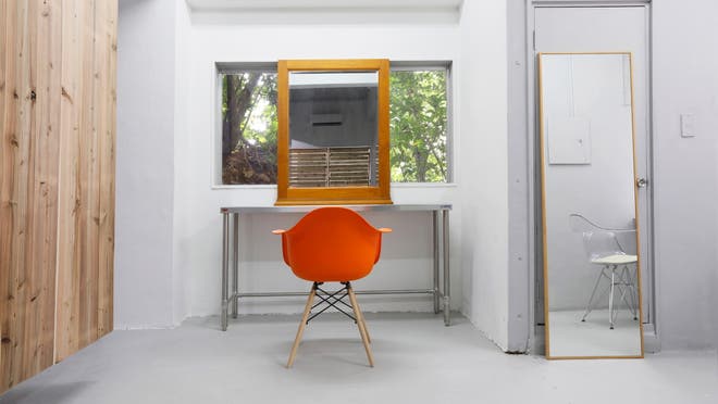 メイクスペース1箇所、自然光での撮影も可。 25坪の広々スペースです。の写真8