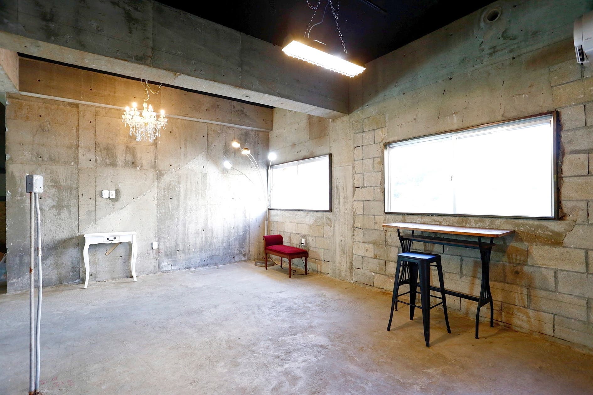 メイクスペース1箇所、自然光での撮影も可。 25坪の広々スペースです。の写真14