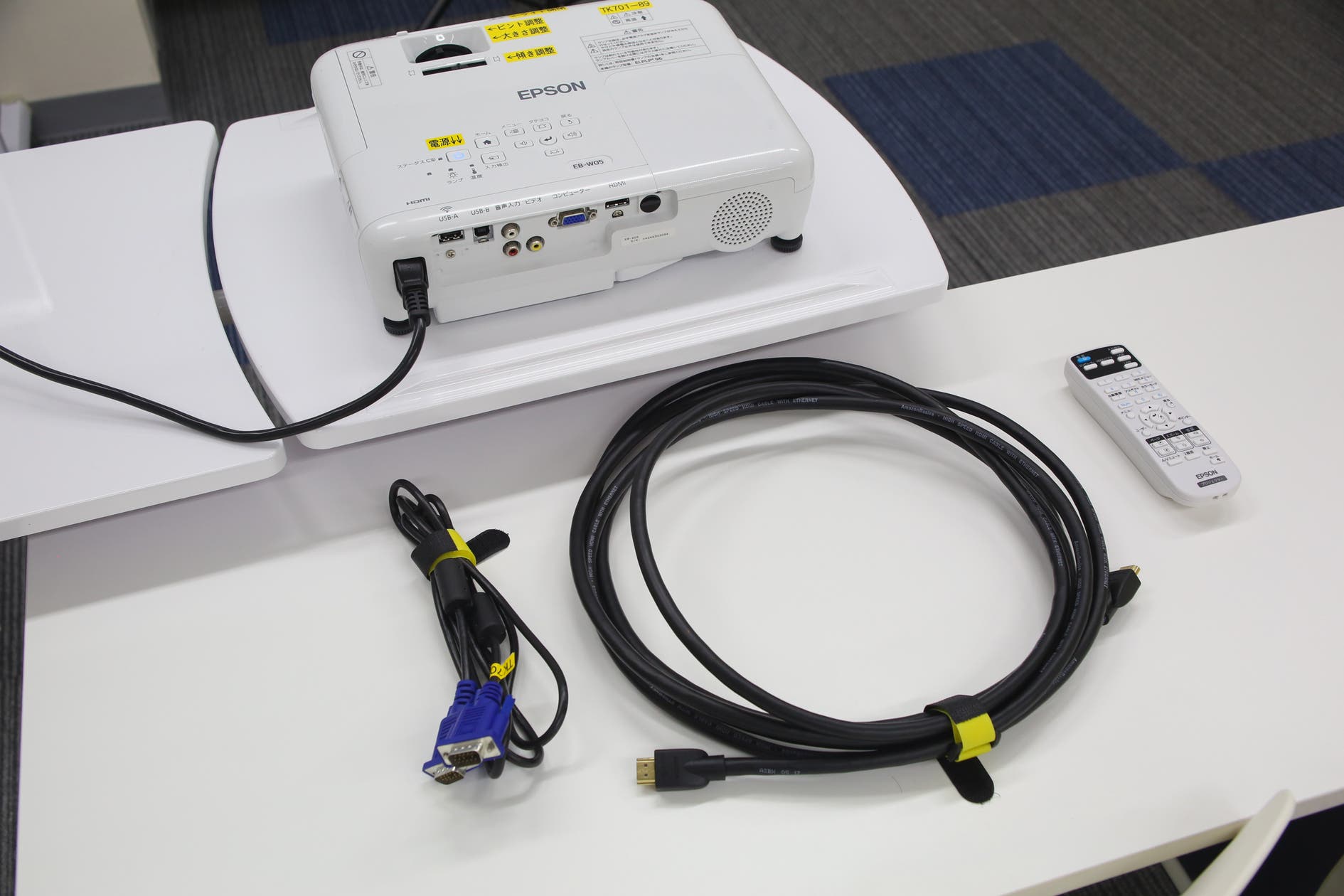 【旭橋駅徒歩3分】定員6+α名！プロジェクター含む備品・高速Wi-Fi無料！泉崎403会議室の写真9