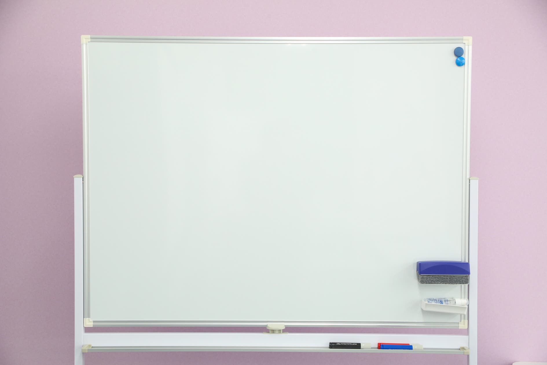 【旭橋駅徒歩3分】定員6+α名！プロジェクター含む備品・高速Wi-Fi無料！泉崎403会議室の写真10