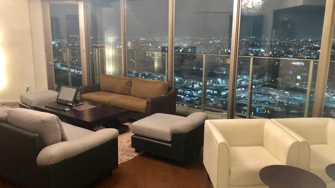 タワマン33階からの綺麗絶景夜景!#淀川花火大会#ユニバ#タワマン#33階#夜景#撮影#コスプレ#配信の写真7