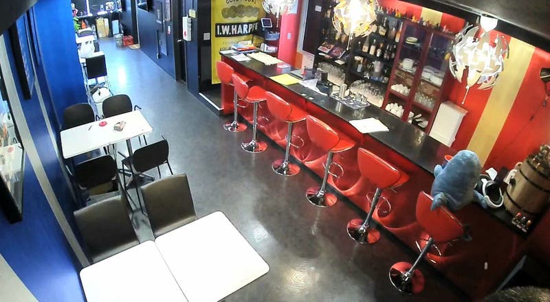 【横浜シールド】加熱式タバコ可🚭カフェ＆バーベースの隠れ家スペースです☕🍷