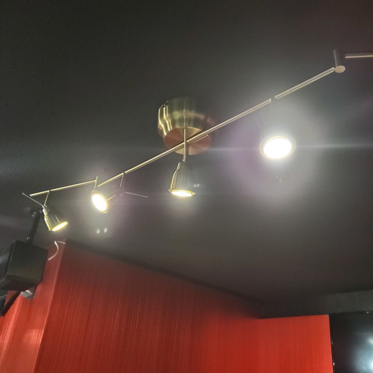 【横浜シールド】加熱式タバコ可🚭カフェ＆バーベースの隠れ家スペースです☕🍷の写真13