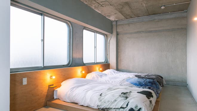 アーティストの住むホテルで、アート作品と共にゆったりかつ刺激的に過ごせる部屋2の写真3