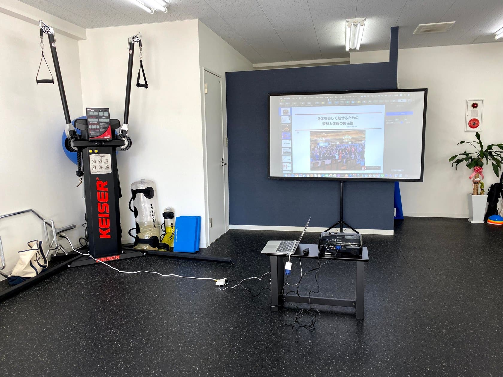 プライベートジムで周りを気にせず仲間とトレーニング！完全個室で集中してレッスンやトレーニングができるの写真13