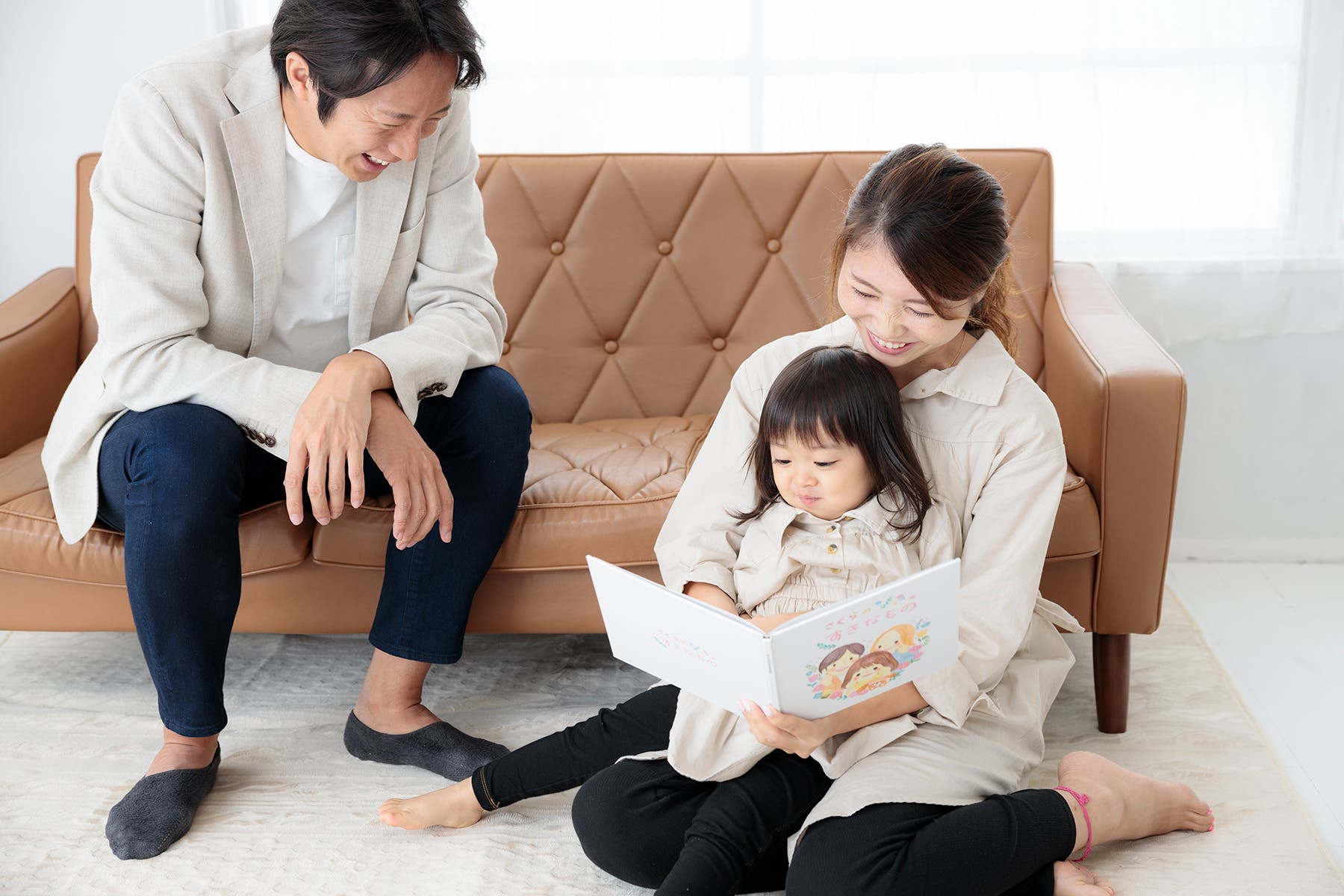 白壁白床、ひろびろ82平米。自然光で一日中キレイに撮影できる新宿のハウススタジオの写真18