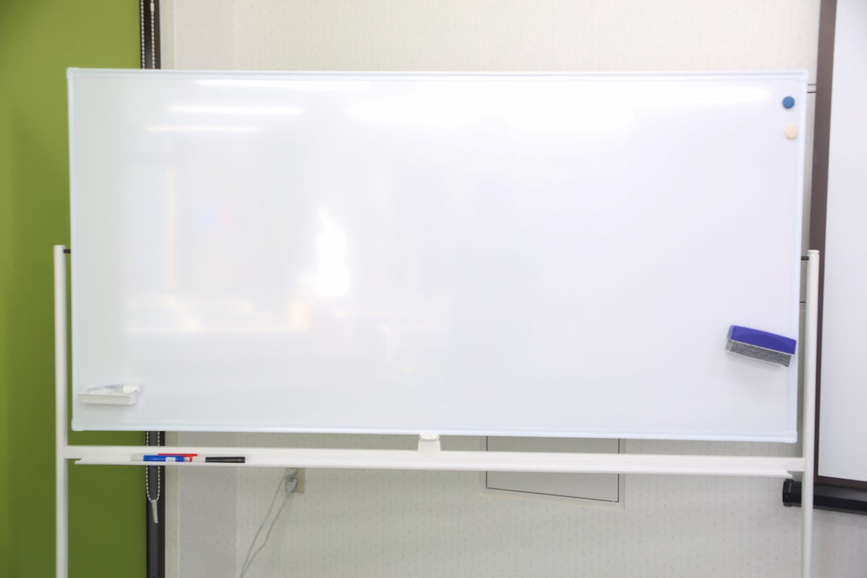 【旭橋駅徒歩3分】定員47+α名！プロジェクター含む備品・高速Wi-Fi無料！泉崎701会議室の写真14