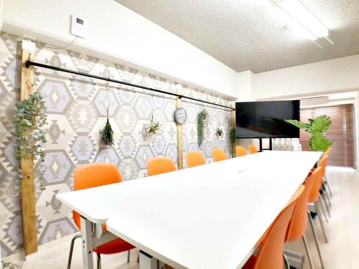 【定期除菌】★新大阪駅から一直線３分で迷わない！★２２名収容●【全て無料】WiFi＆大画面モニター等●会議室シャルム新大阪の写真6