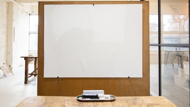 白を基調としたスタジオ〔自然光,天井高,ラフ白壁〕/スチール・動画・撮影会・セミナー・各種イベントの写真8