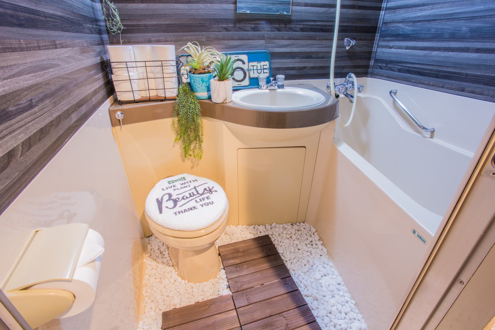 梅田5分/ロフト前/2重窓で静か/設備無料/最大15名/光Wi-Fi/テレワーク/リングライトの写真10