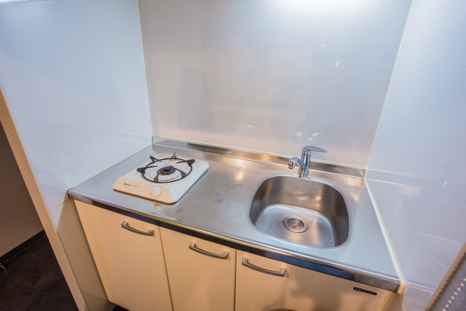 梅田5分/ロフト前/2重窓で静か/設備無料/最大15名/光Wi-Fi/テレワーク/リングライトの写真12