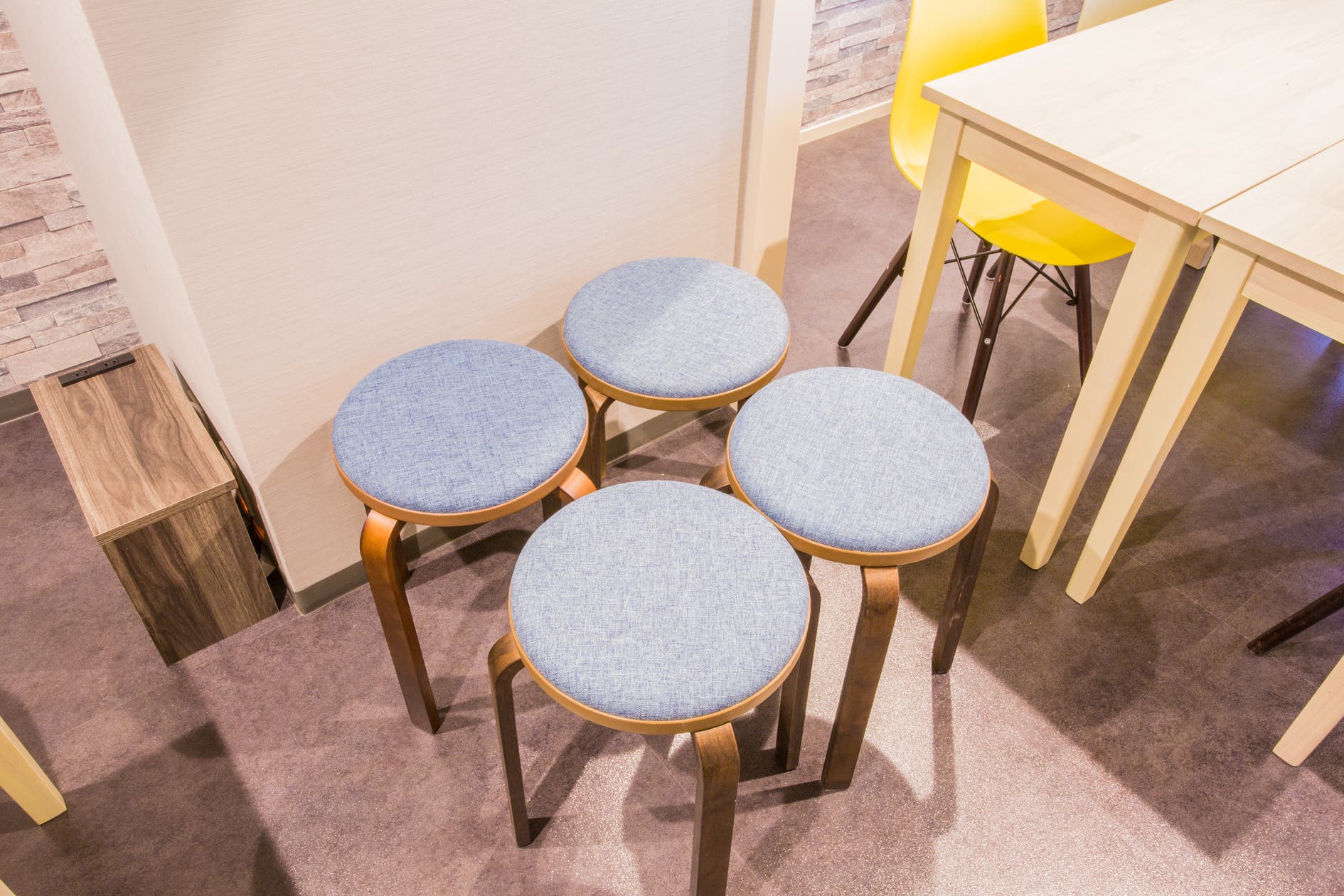 梅田5分/ロフト前/2重窓で静か/設備無料/最大15名/光Wi-Fi/テレワーク/リングライトの写真7