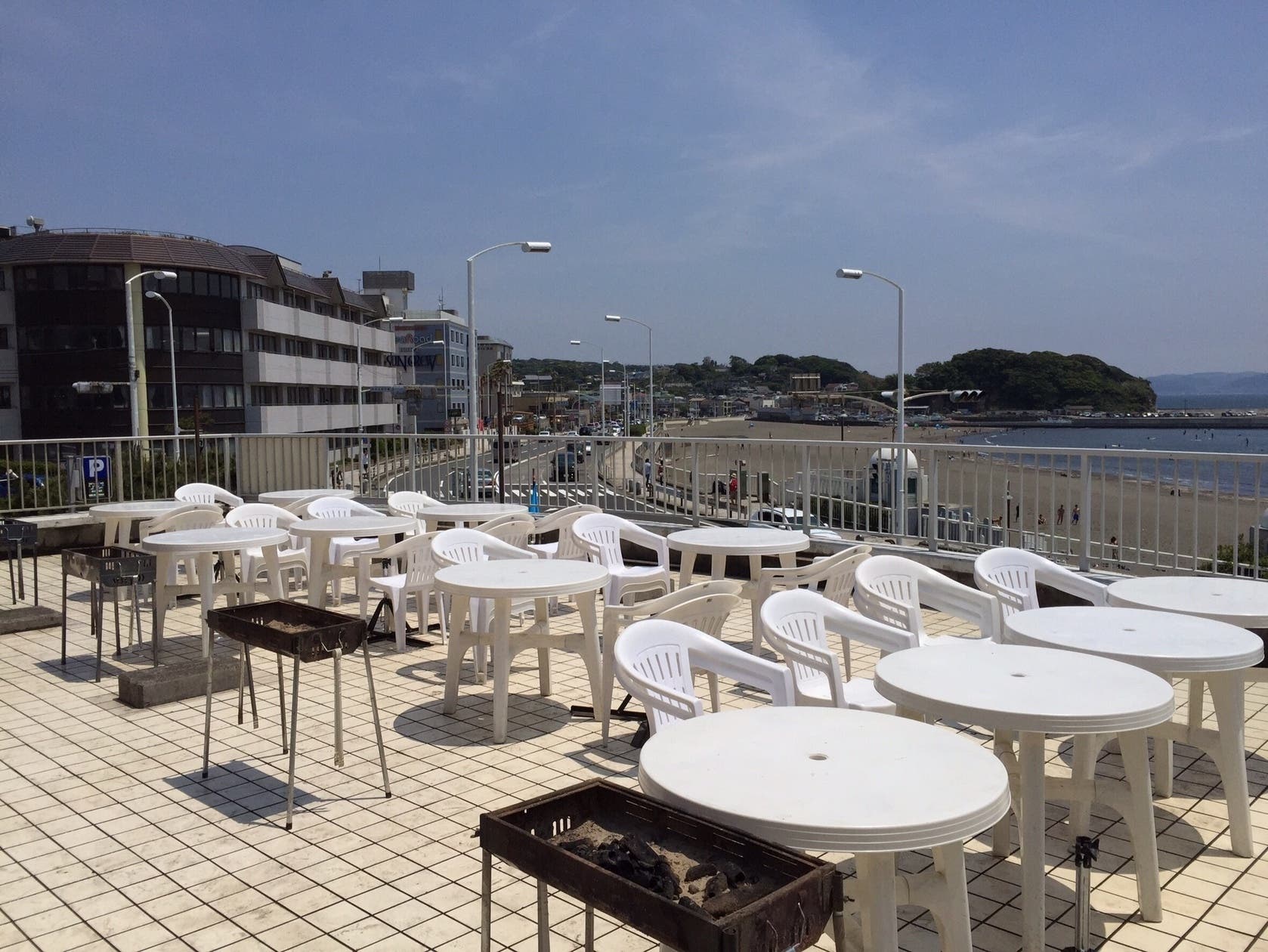 [湘南 片瀬江ノ島駅5分❗️浜まで30秒‼️] 海を一望できる最高のテラスもあるフリースペース‼️の写真5