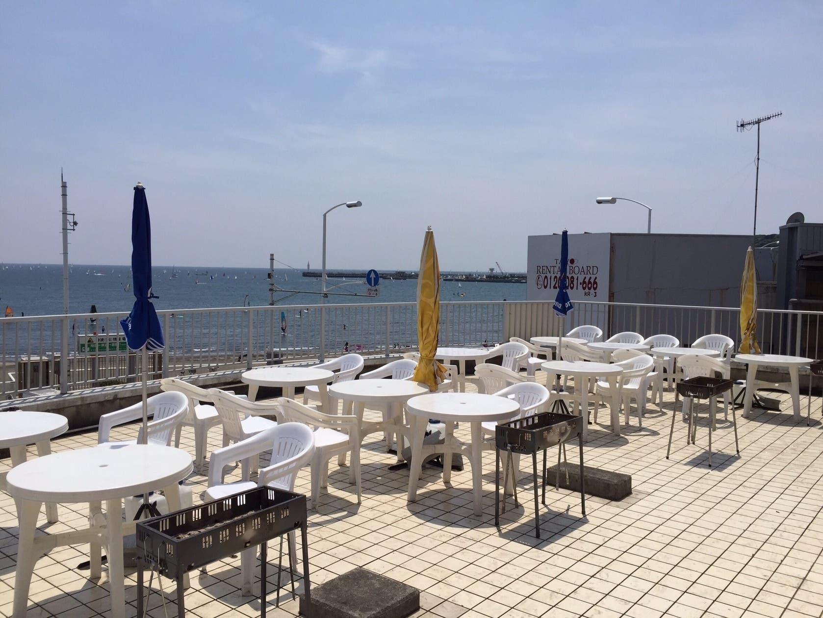 [湘南 片瀬江ノ島駅5分❗️浜まで30秒‼️] 海を一望できる最高のテラスもあるフリースペース‼️の写真9