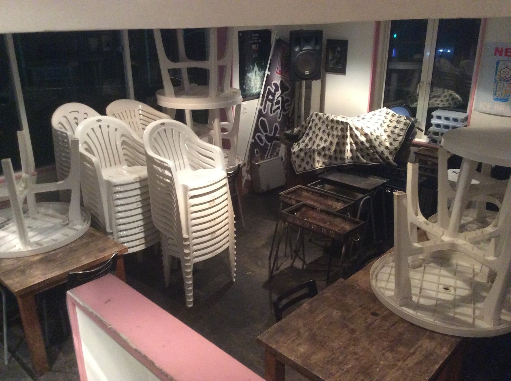 [湘南 片瀬江ノ島駅5分❗️浜まで30秒‼️] 海を一望できる最高のテラスもあるフリースペース‼️の写真17