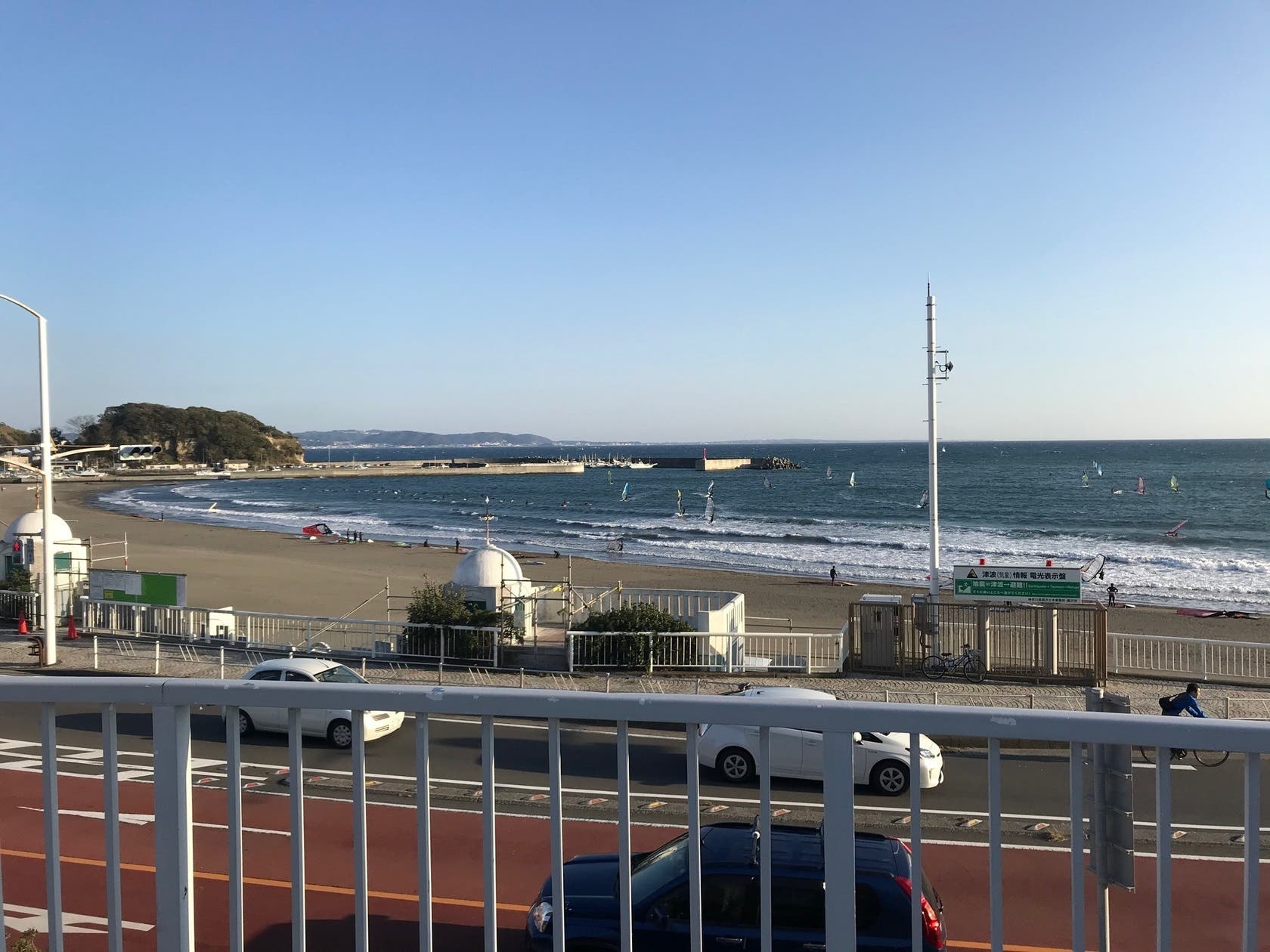 [湘南 片瀬江ノ島駅5分❗️浜まで30秒‼️] 海を一望できる最高のテラスもあるフリースペース‼️の写真3