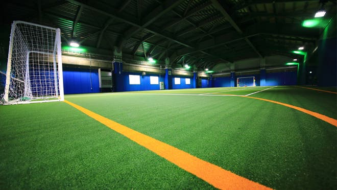 冷暖房完備!地下鉄駅から徒歩1分の屋内フットサルコートの写真1