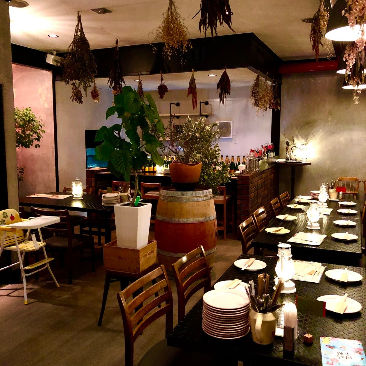 【京阪神宮丸太町エリア】テラス、プロジェクター、ピアノ付カフェスペース。パーティ・ロケ撮影・発表会などに！の写真6