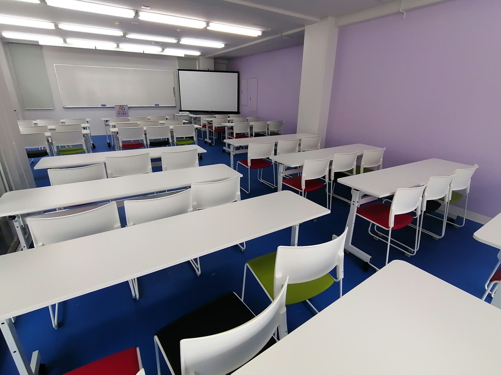 【旭橋駅徒歩3分】定員57＋α名！プロジェクター含む備品・高速Wi-Fi無料！泉崎401会議室の写真7