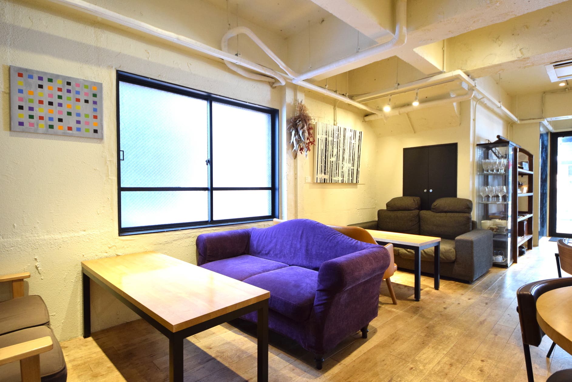 【渋谷・表参道・青山】 レンガ壁の外観が特徴的な路面実店舗カフェ。動画やスチール撮影など様々な用途に使えるレンタルスペース。の写真8