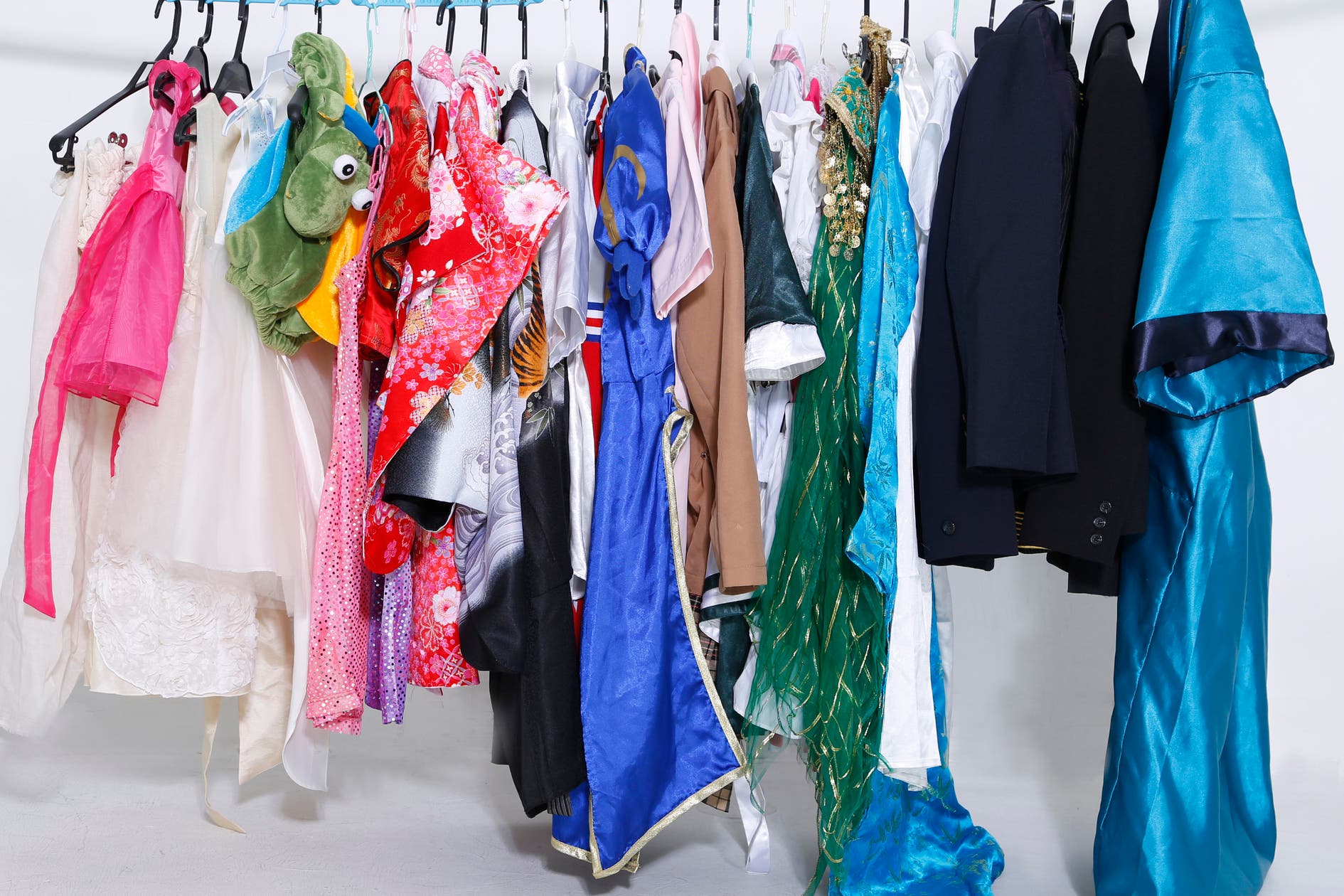 新宿駅7分の白ホリ撮影スタジオ。写真＆動画撮影／ファン交流会・オフ会／駐車場有／定常光照明＆ストロボ＆背景紙等無料／メイク個室有の写真9