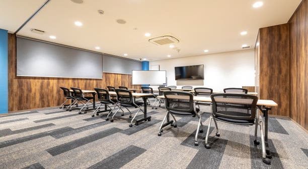 【BIZcomfort神戸元町】JR・阪神「神戸元町駅」から徒歩1分！14名用セミナー会場